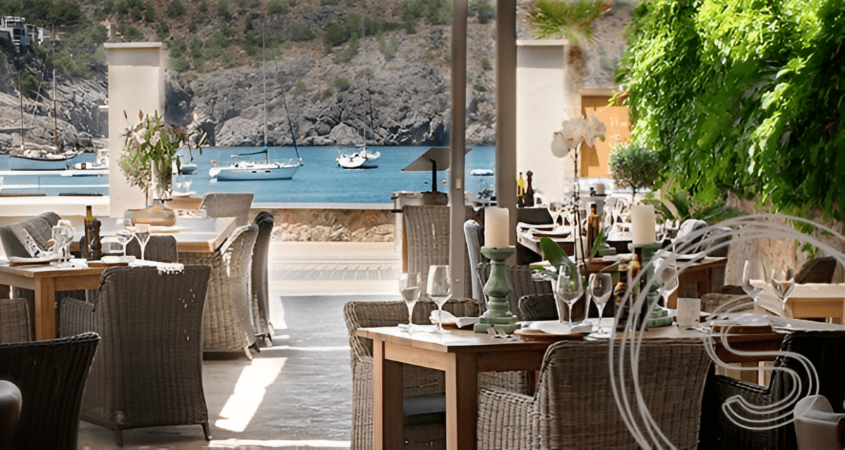 Tables and chairs for restaurant Sa Barca Mallorca – Souren Meubels